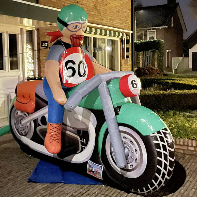 Jarige man op motor ~ Feestpoppenpaleis.nl
