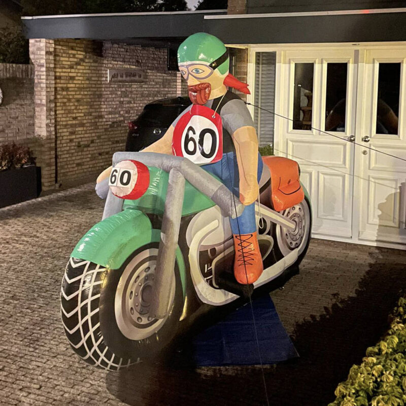 Jarige man op motor ~ Feestpoppenpaleis.nl